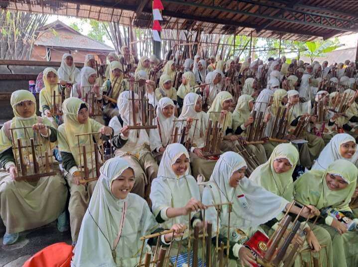 Rihlah Ilmiah 2024 SDIT TBZ Jatimulya : Berpikir Global, Berjiwa ...